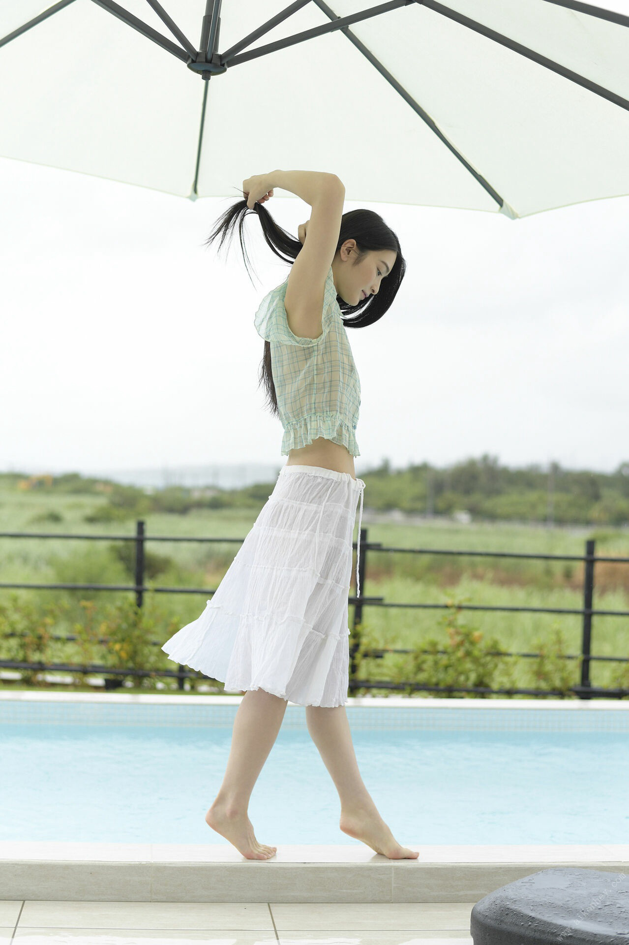 Friday写真集 本庄鈴「二人きり官能トリップ」 Fridayデジタル写真集 017 Porn Pic Eporner 