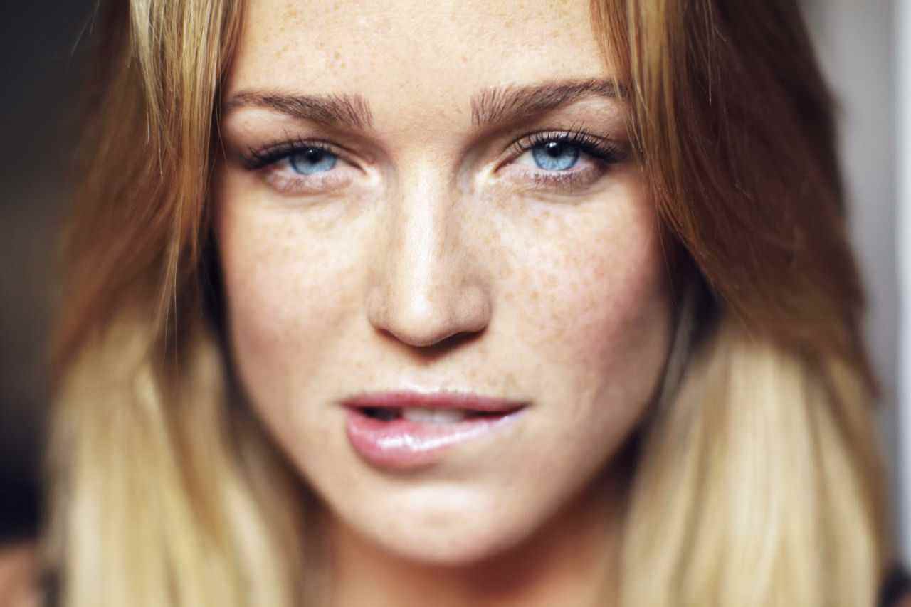 Caity Lotz Porn Pic Eporner