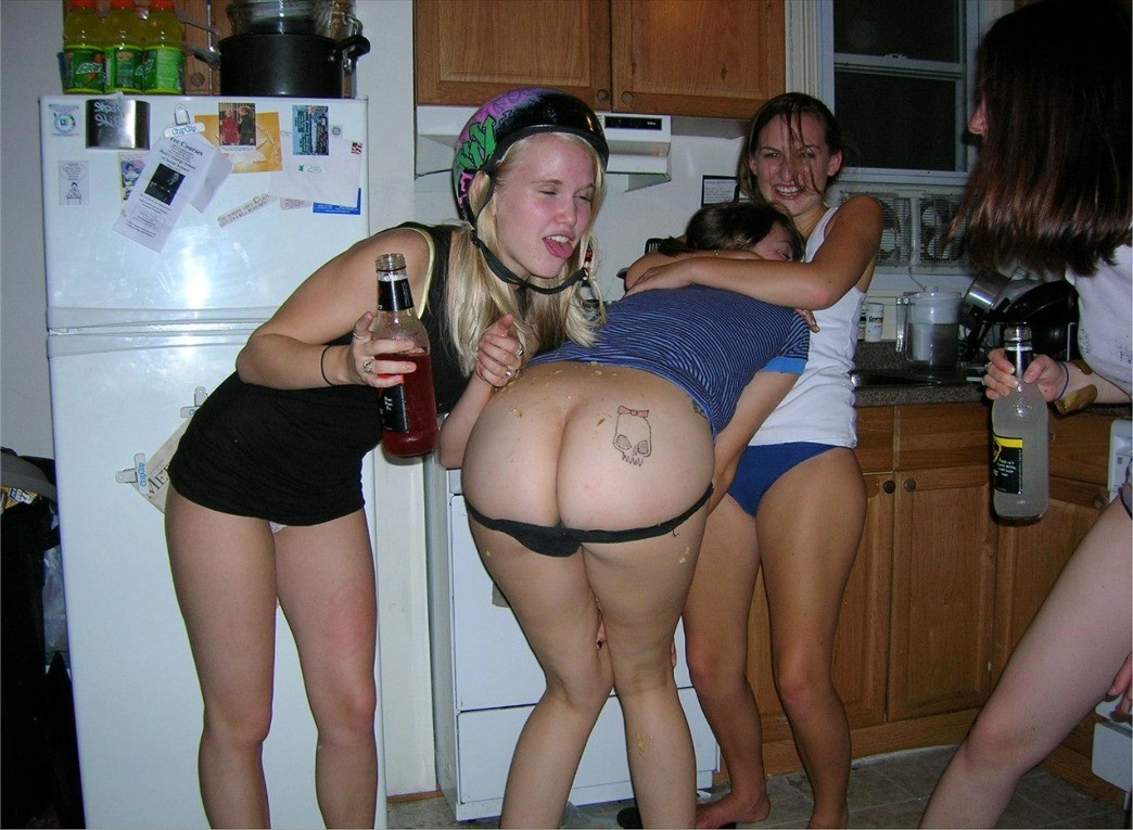 Looks Like That Mixed Six Pack Of Mike S Was A Pretty Good Investment Porn Pic Eporner