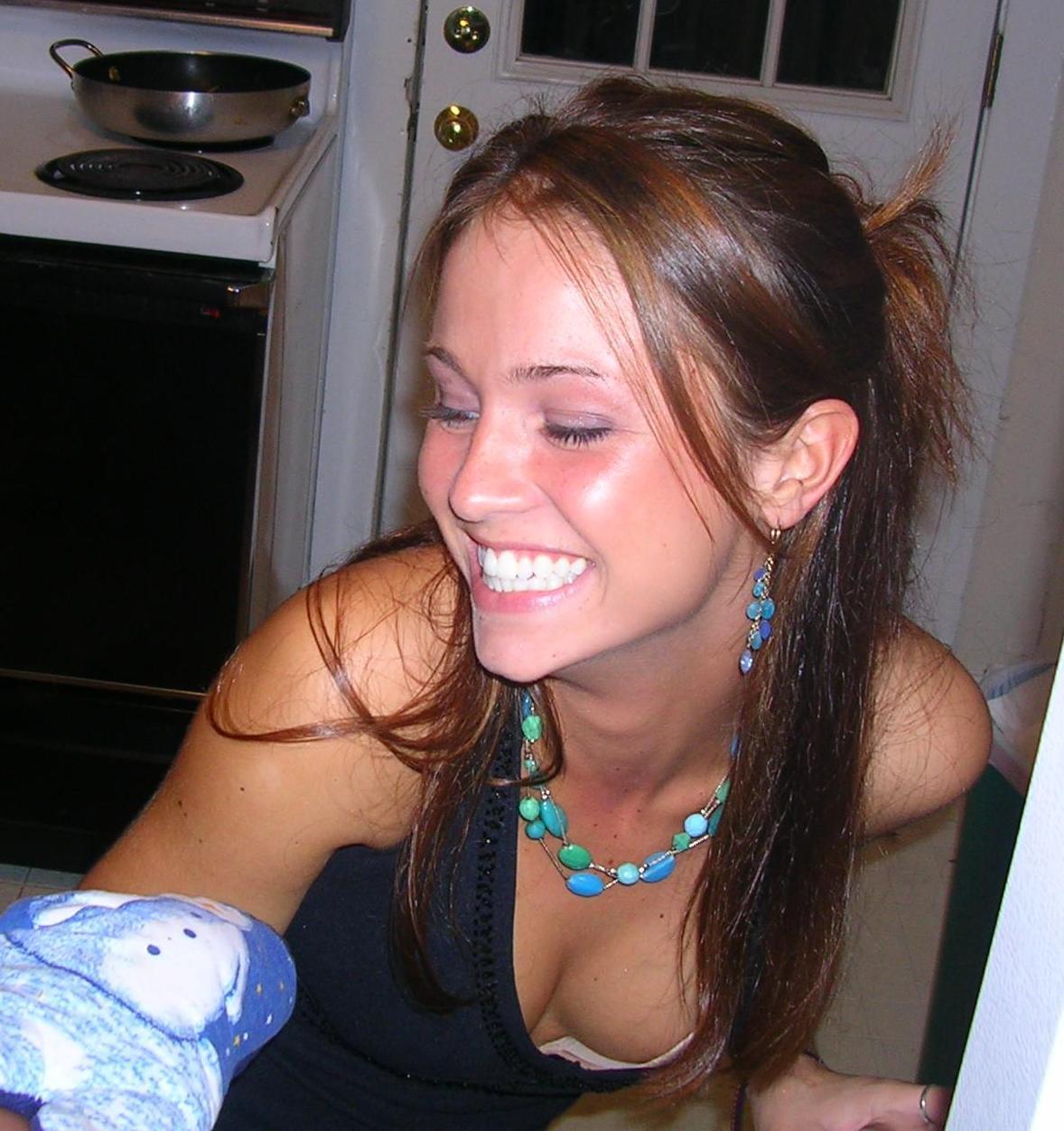 Enjoying Herself In The Kitchen Porn Pic Eporner