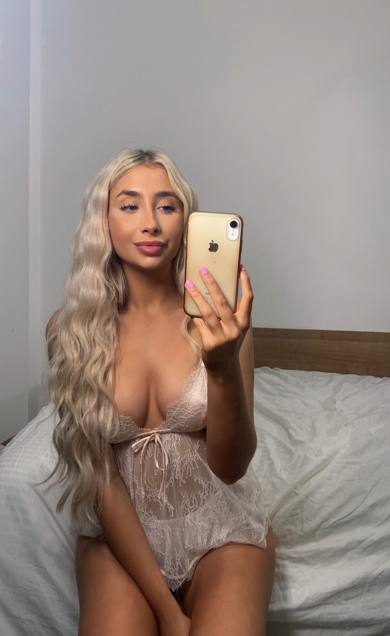 Lily Phillips Eqxmfxxw8aafbxi Large Porn Pic Eporner
