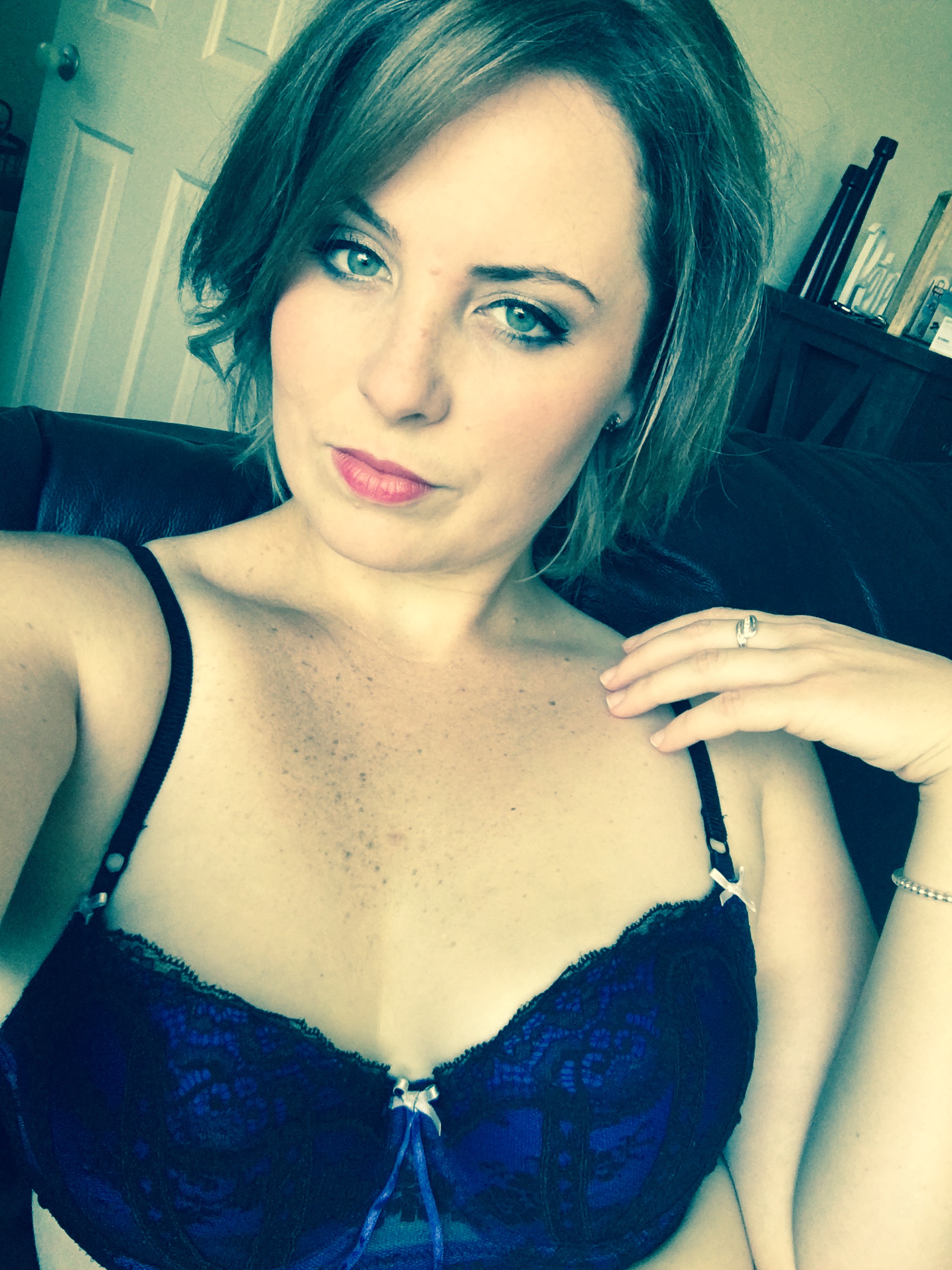 Green Eyes Blue Bra Porn Pic Eporner