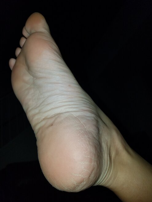 Sexy Milf Lola Lynn Foot Fetish Soles Toes Arches Wrinkles Gallery