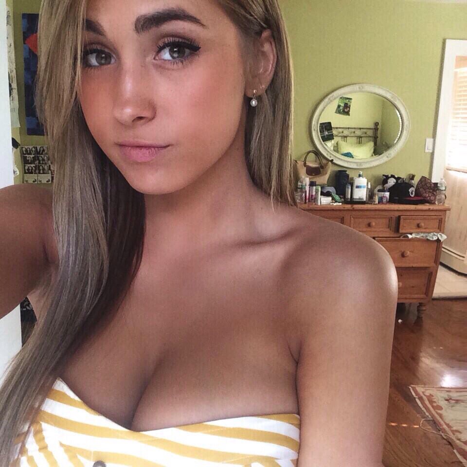Cleavage Porn Pic Eporner
