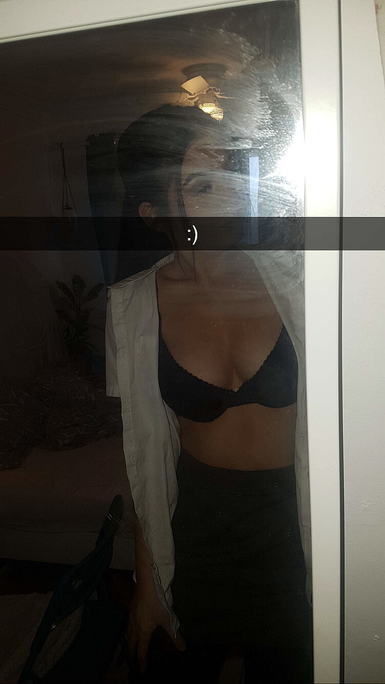 Ellie From Portsmouth Uk Shared Door Friend Louis D318a795 697b 4093 B1a8 Eb84b1e35fd4 Porn
