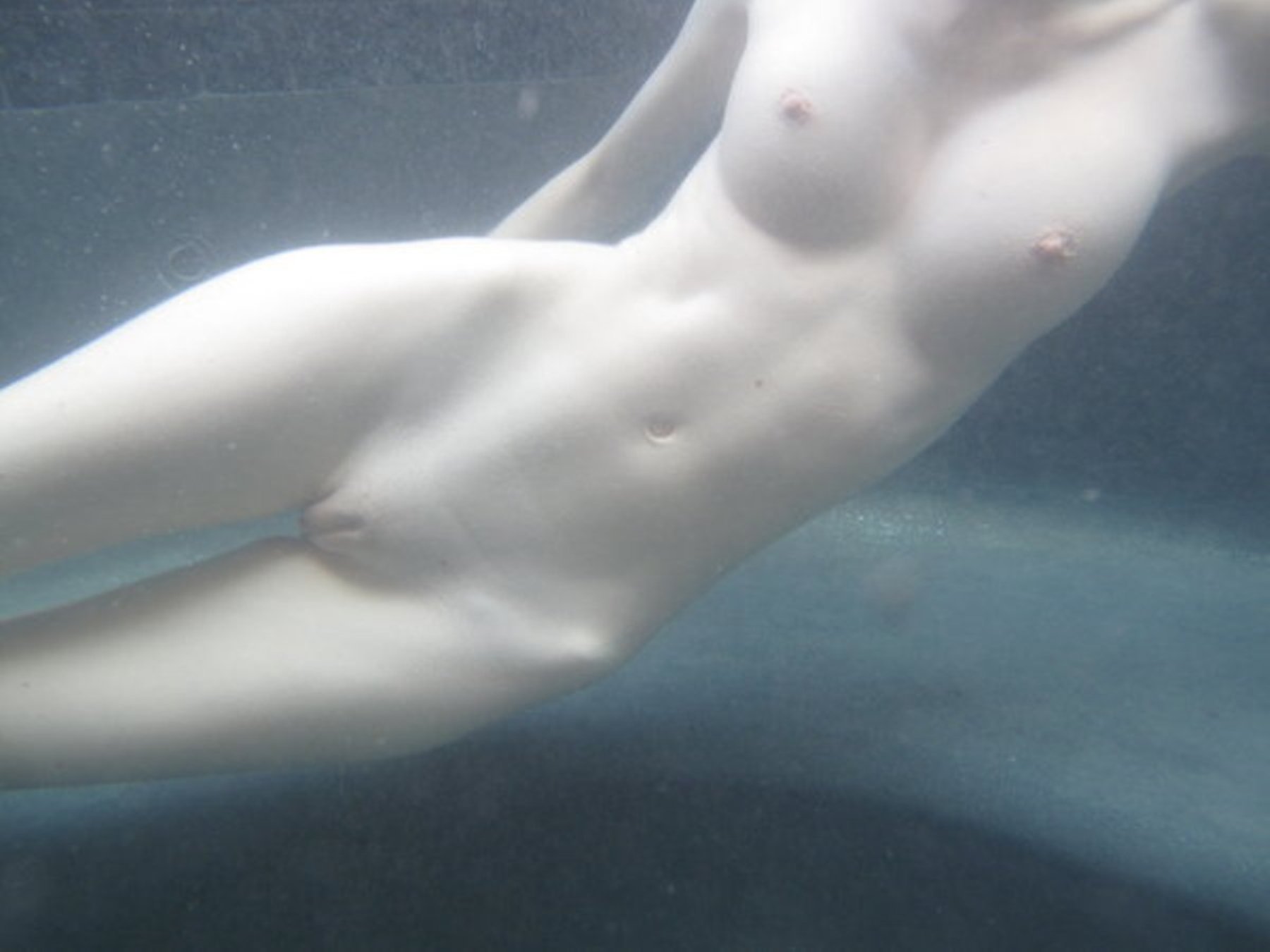 Feels So Good To Swim Naked Porno Fotos Eporner