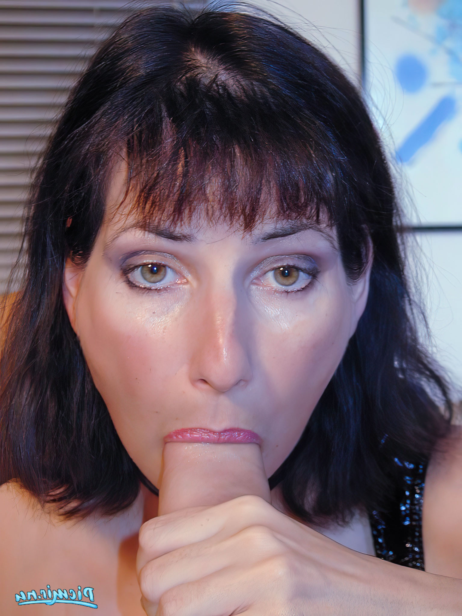 Amateur Porn Actress Milf Gabrielle Hannah Prepares To Fuck Her Boss In Her Office Amateur