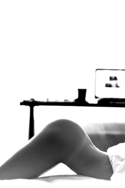 Pushing Her Booty Up Off The Bed Porn Pic Eporner