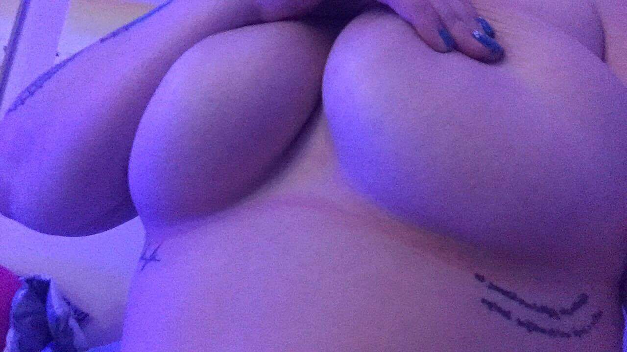 Are Hand Bra Under Boobs Relevant Oc Porn Pic Eporner