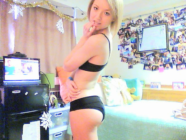 Picturein Her Dorm Room Porn Pic Eporner