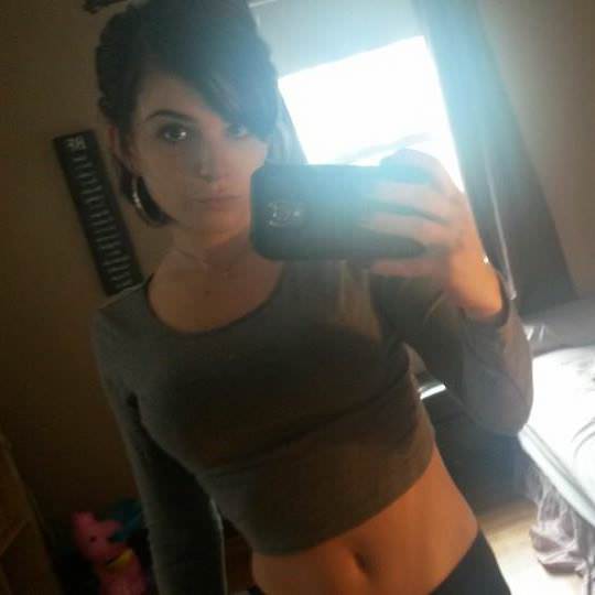 Midriff Exposed Porn Pic Eporner