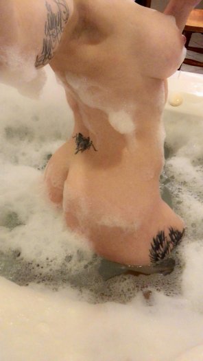 ðŸ•bubble Bath With Some Wine Porn Pic Eporner