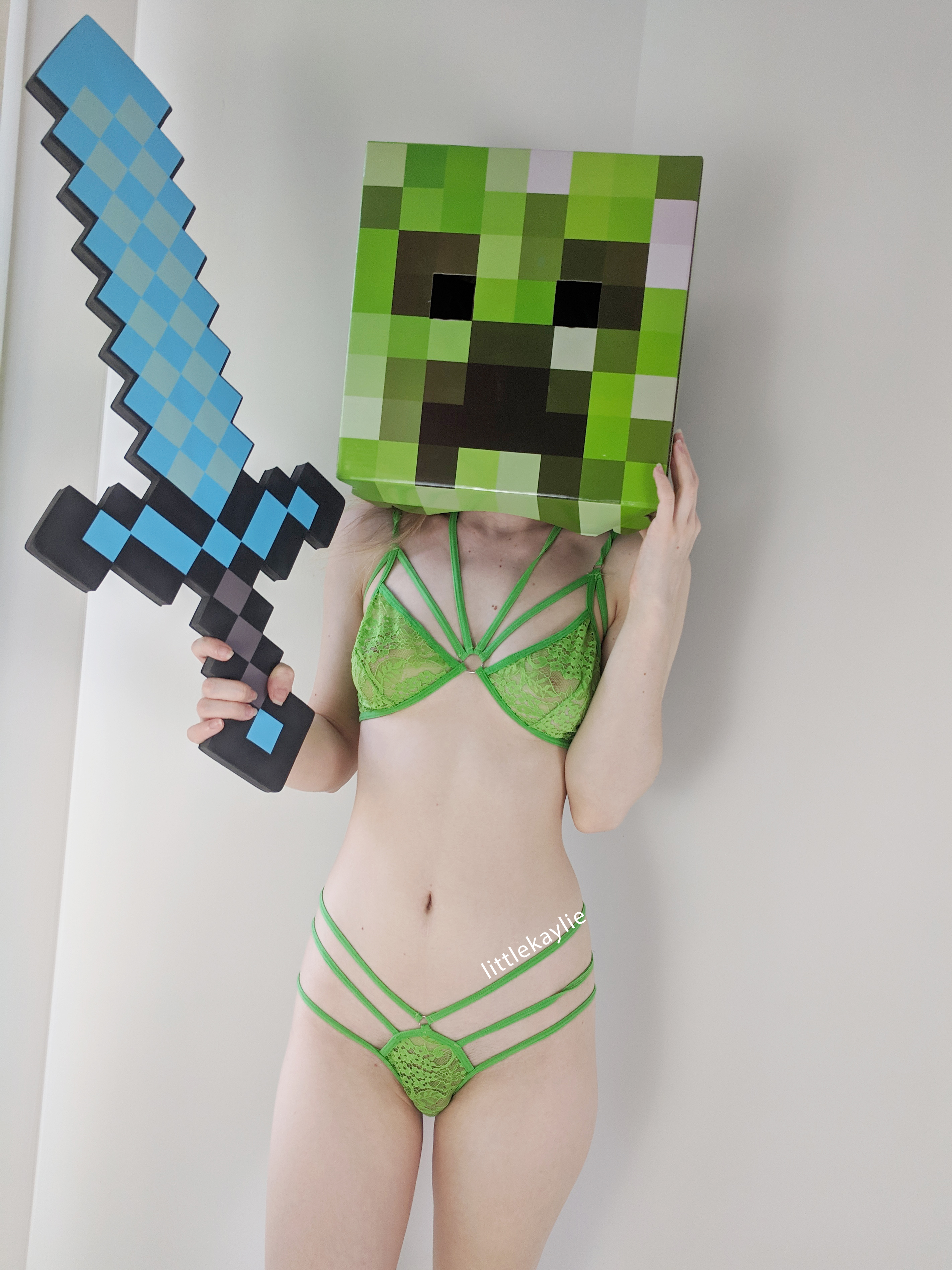 F Sexy Creeper Ready To Make You Explode ðŸ˜ ðŸ¦ Porn Pic Eporner