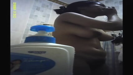 Ngintip Cewek Cantik Mandi - EPORNER