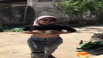 Sekar Hijab Blowjob - EPORNER